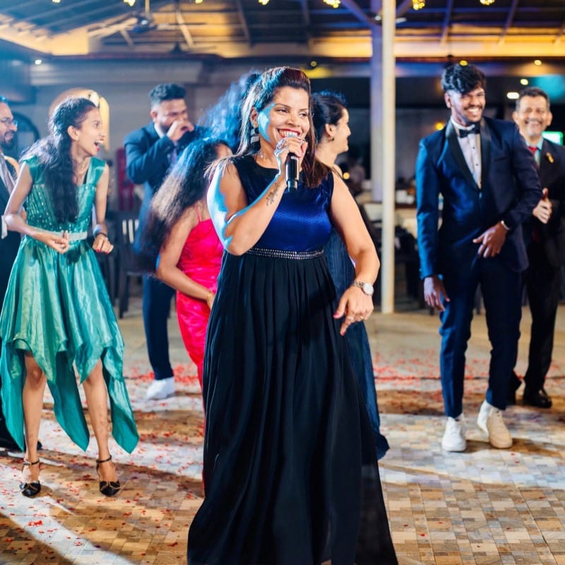 Energetic Female Emcee Goa - Emcee Espy - Weddings De Goa